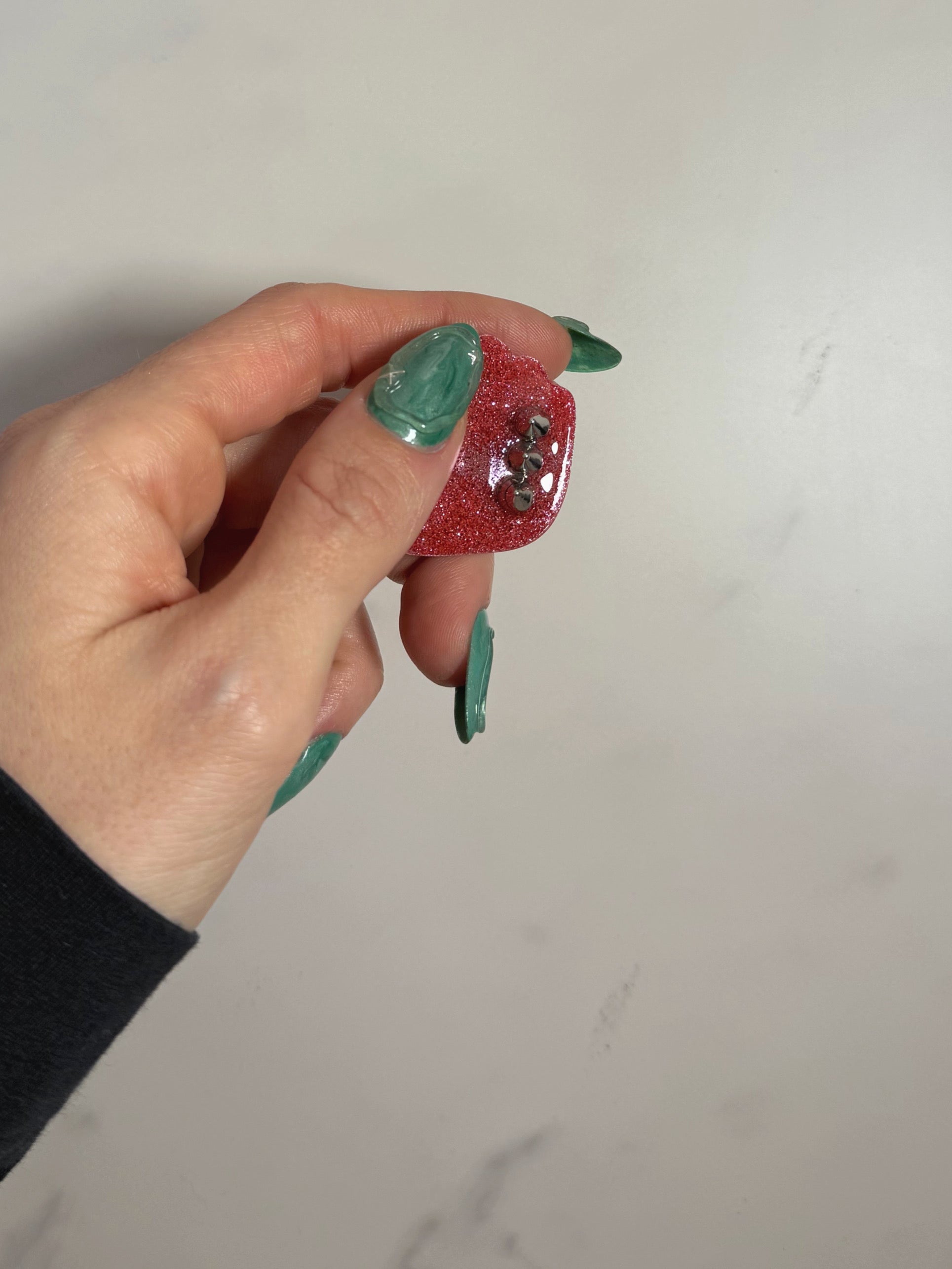 Pocket shell: pink safe spike – JazsHouse